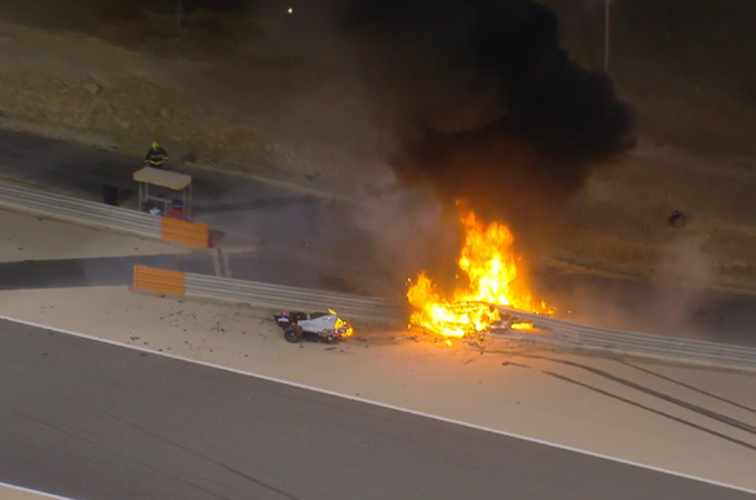 Bahrain F1 restarts after crash halts race