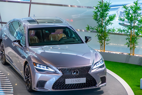 Ebrahim K. Kanoo premieres new 2021 Lexus LS in Bahrain