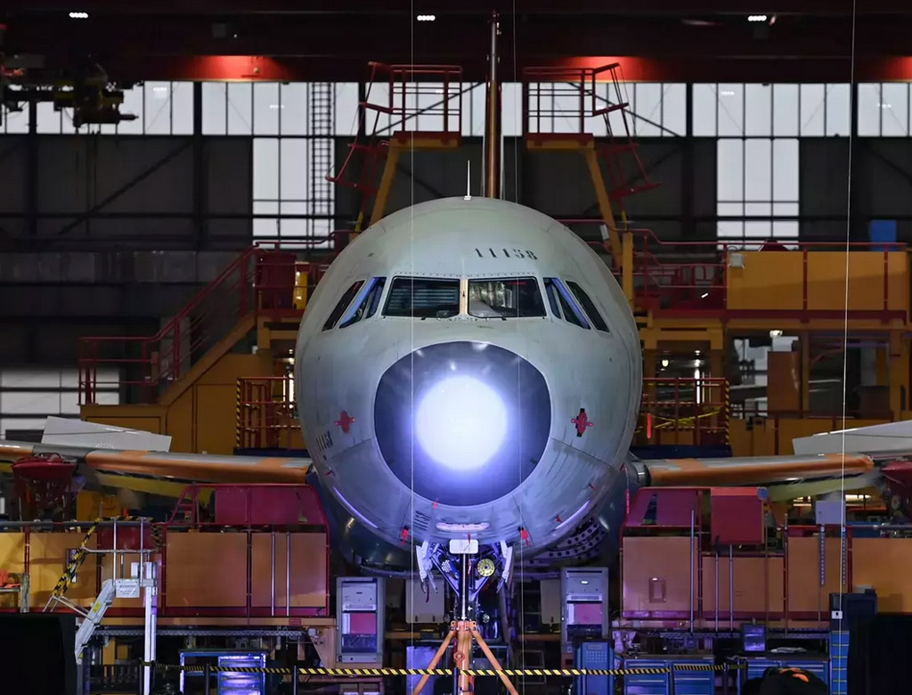 Airbus has announced the commissioning of the first A321 aircraft to be ...
