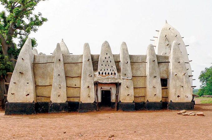 The Larabanga Mosque was built in 1421, and is one of the oldest ...